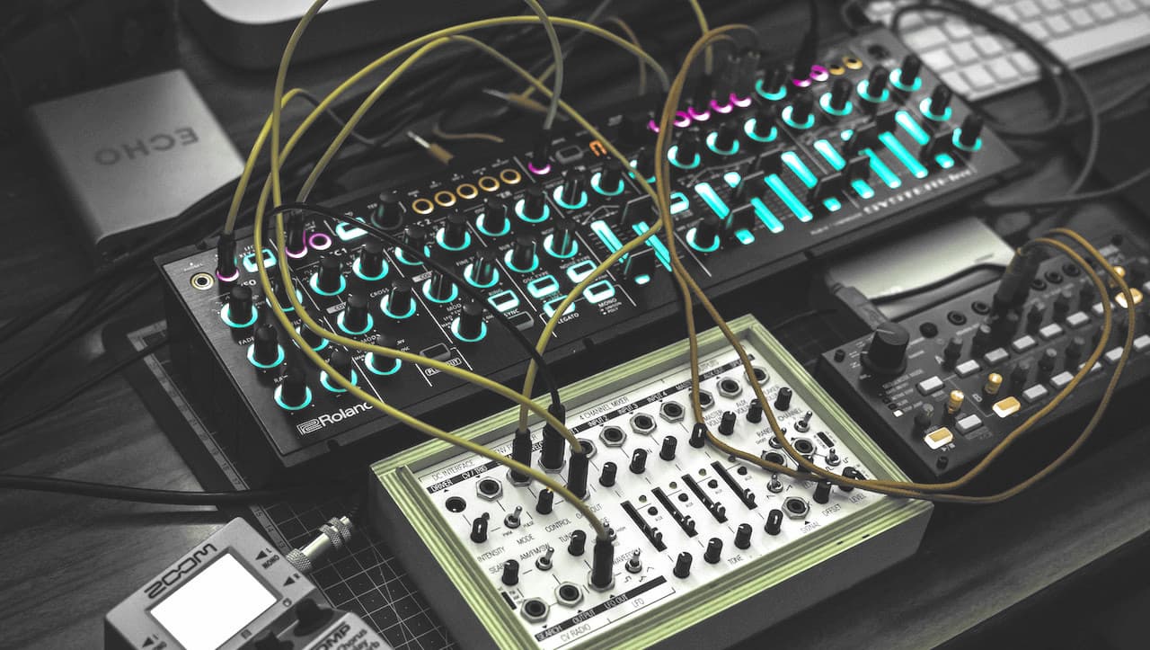 Electrical equipment for acoustic concerts - Musical Events Tours